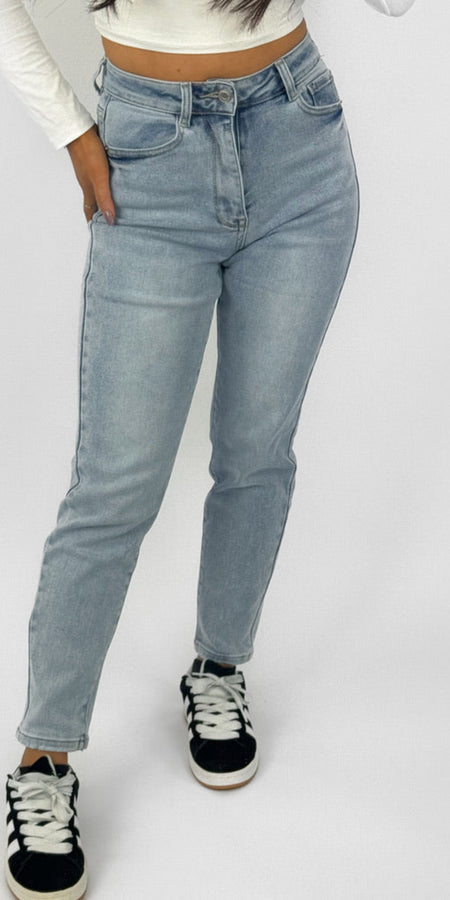 PETITE JEANS – CHUN