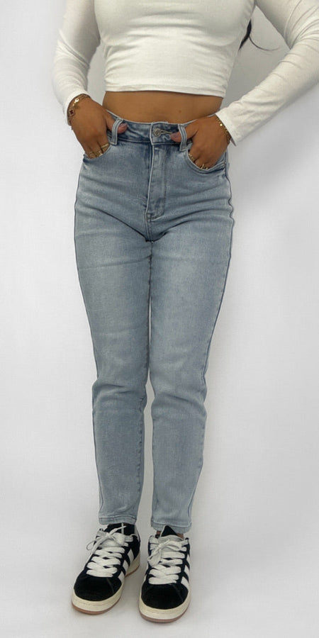 PETITE JEANS – CHUN