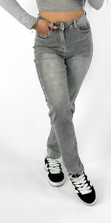 PETITE JEANS – CHUN